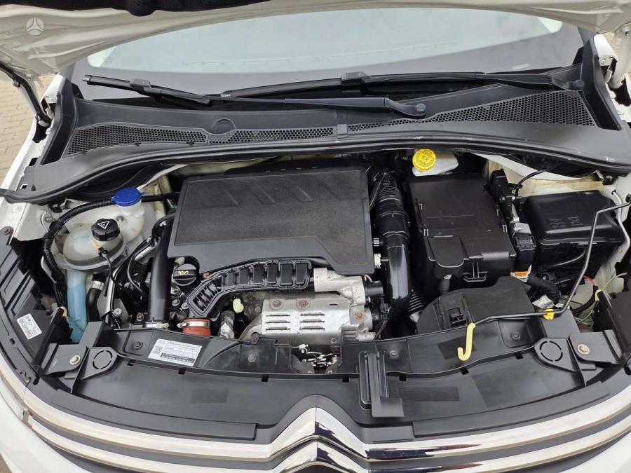Grey Renault Captur 2014 in Marijampole, with an engine capacity of 1.20 L and mileage of 119 thousand km for 5850 €, photo 13 on AUTOMOTO.COM.LV