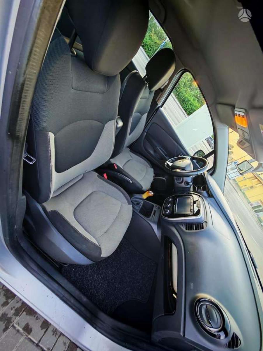 Grey Renault Captur 2014 in Taurage, with an engine capacity of 1.46 L and mileage of 232 thousand km for 4000 €, photo 9 on AUTOMOTO.COM.LV