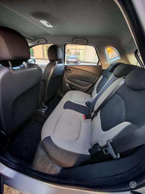 Grey Renault Captur 2014 in Taurage, with an engine capacity of 1.46 L and mileage of 232 thousand km for 4000 €, photo 12 on AUTOMOTO.COM.LV
