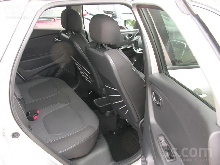 Grey Renault Captur 2014 in Riga, with an engine capacity of 1.50 L and mileage of 0 thousand km for 5950 €, photo 8 on AUTOMOTO.COM.LV