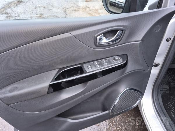 Pelēks Renault Captur 2014 Rīga, ar dzinēja tilpumu 1.20 L un nobraukumu 183 tūkst. km par 5190 €, foto 10 vietnē AUTOMOTO.COM.LV