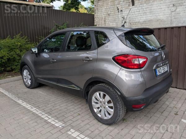 Pelēks Renault Captur 2014 Rīga, ar dzinēja tilpumu 1.50 L un nobraukumu 198 tūkst. km par 6200 €, foto 2 vietnē AUTOMOTO.COM.LV