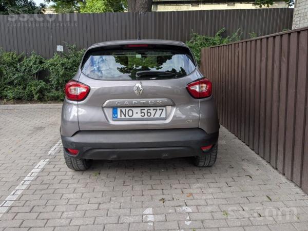 Pelēks Renault Captur 2014 Rīga, ar dzinēja tilpumu 1.50 L un nobraukumu 198 tūkst. km par 6200 €, foto 3 vietnē AUTOMOTO.COM.LV