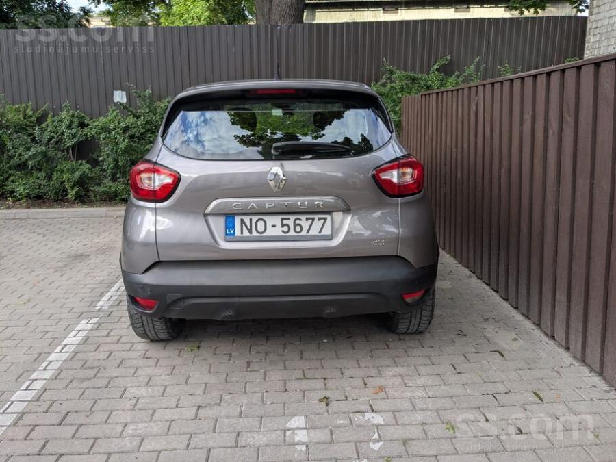 Pelēks Renault Captur 2014 Rīga, ar dzinēja tilpumu 1.50 L un nobraukumu 198 tūkst. km par 6200 €, foto 4 vietnē AUTOMOTO.COM.LV