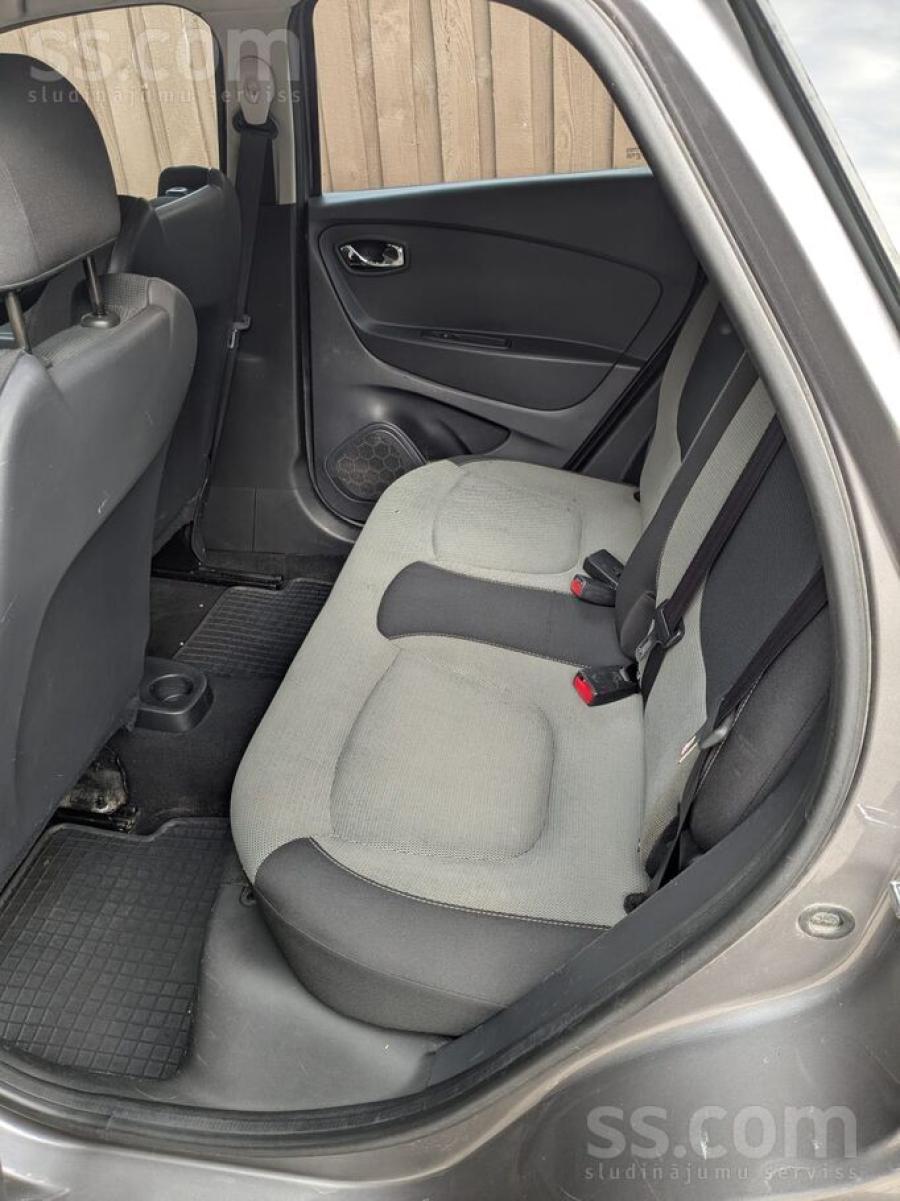 Pelēks Renault Captur 2014 Rīga, ar dzinēja tilpumu 1.50 L un nobraukumu 198 tūkst. km par 6200 €, foto 6 vietnē AUTOMOTO.COM.LV