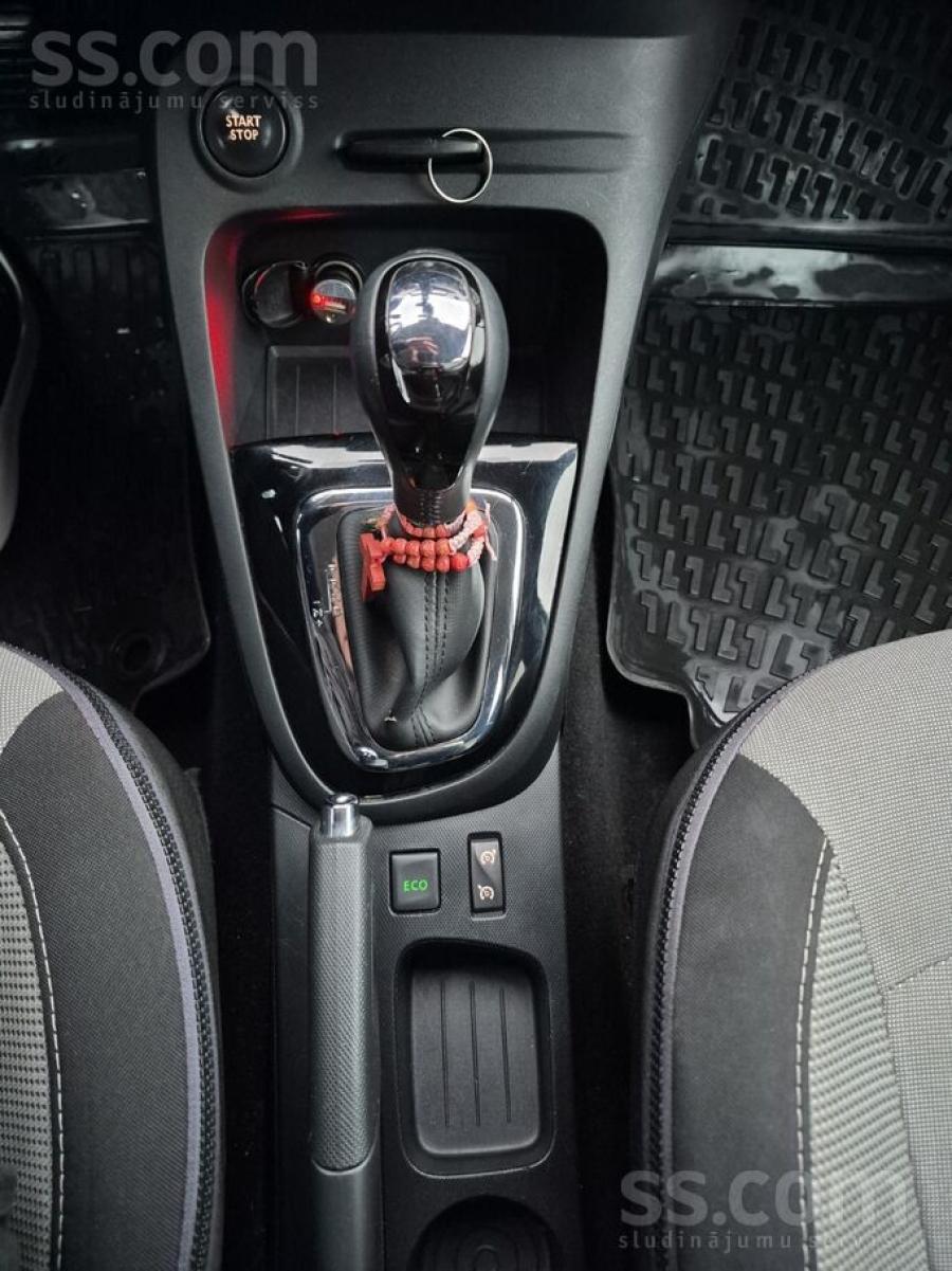 Pelēks Renault Captur 2014 Rīga, ar dzinēja tilpumu 1.20 L un nobraukumu 183 tūkst. km par 4990 €, foto 18 vietnē AUTOMOTO.COM.LV