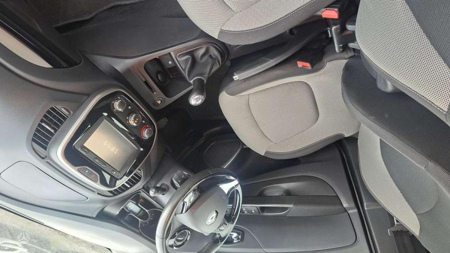 Pelēks Renault Captur 2015 Kauņa, ar dzinēja tilpumu 1.50 L un nobraukumu 195 tūkst. km par 6350 €, foto 12 vietnē AUTOMOTO.COM.LV