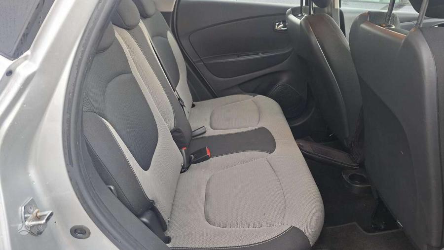 Pelēks Renault Captur 2015 Kauņa, ar dzinēja tilpumu 1.50 L un nobraukumu 195 tūkst. km par 6350 €, foto 19 vietnē AUTOMOTO.COM.LV