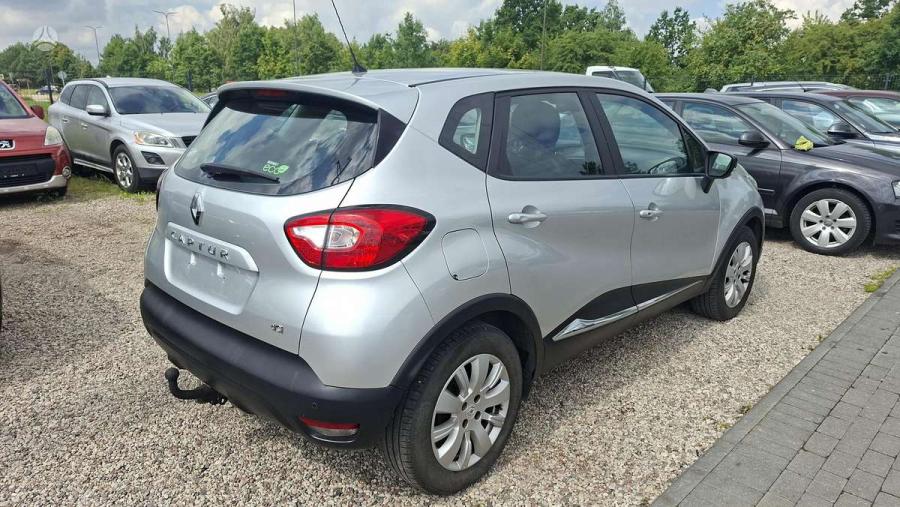 Grey Renault Captur 2015 in Kaunas, with an engine capacity of 1.50 L and mileage of 195 thousand km for 6200 €, photo 7 on AUTOMOTO.COM.LV