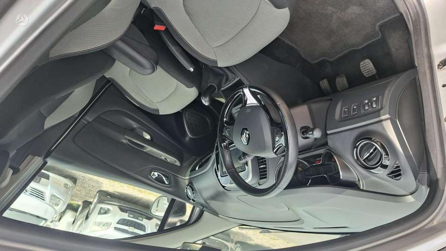 Grey Renault Captur 2015 in Kaunas, with an engine capacity of 1.50 L and mileage of 195 thousand km for 6200 €, photo 10 on AUTOMOTO.COM.LV