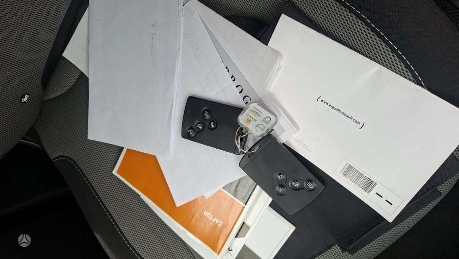 Grey Renault Captur 2015 in Kaunas, with an engine capacity of 1.50 L and mileage of 195 thousand km for 6200 €, photo 13 on AUTOMOTO.COM.LV