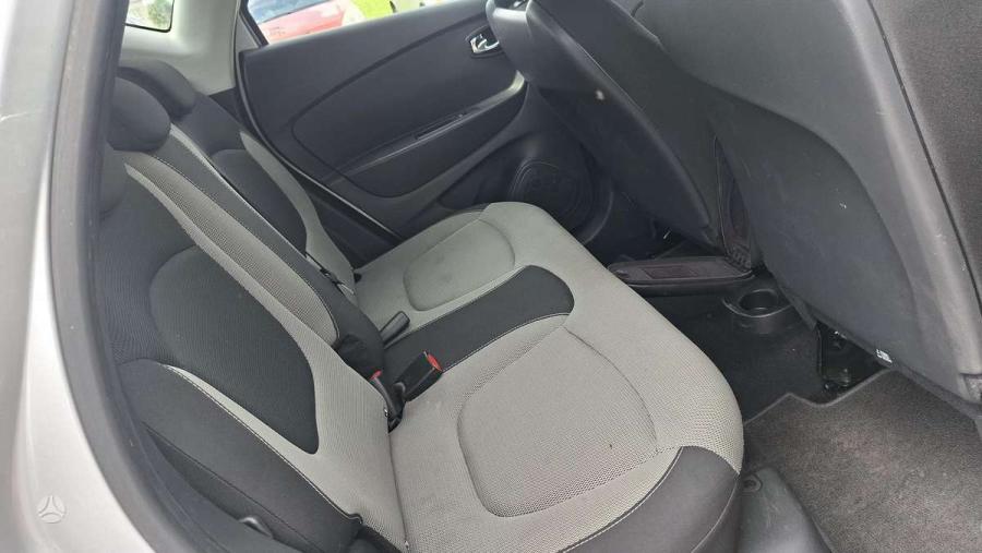 Grey Renault Captur 2015 in Kaunas, with an engine capacity of 1.50 L and mileage of 195 thousand km for 6200 €, photo 16 on AUTOMOTO.COM.LV