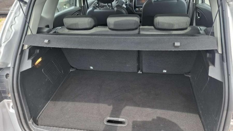 Grey Renault Captur 2015 in Kaunas, with an engine capacity of 1.50 L and mileage of 195 thousand km for 6200 €, photo 20 on AUTOMOTO.COM.LV