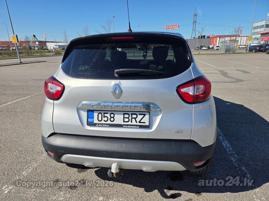 Pelēks Renault Captur 2016 Tallina, ar dzinēja tilpumu 1.50 L un nobraukumu 113 tūkst. km par 8800 €, foto 3 vietnē AUTOMOTO.COM.LV