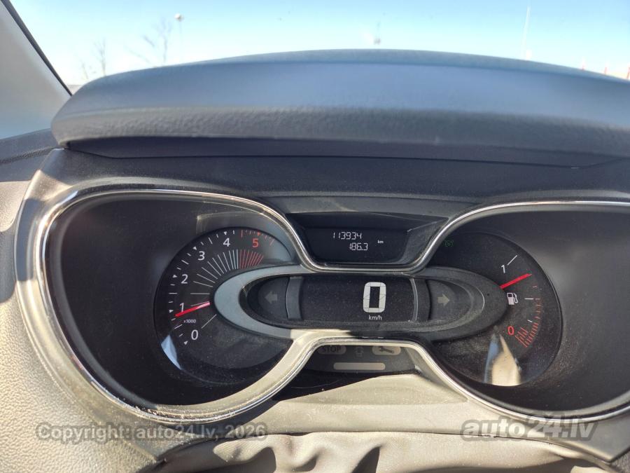 Pelēks Renault Captur 2016 Tallina, ar dzinēja tilpumu 1.50 L un nobraukumu 113 tūkst. km par 8800 €, foto 9 vietnē AUTOMOTO.COM.LV
