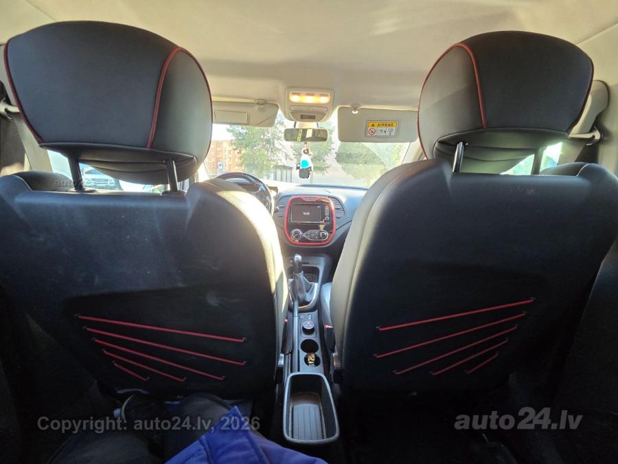 Pelēks Renault Captur 2016 Tallina, ar dzinēja tilpumu 1.50 L un nobraukumu 113 tūkst. km par 8800 €, foto 11 vietnē AUTOMOTO.COM.LV