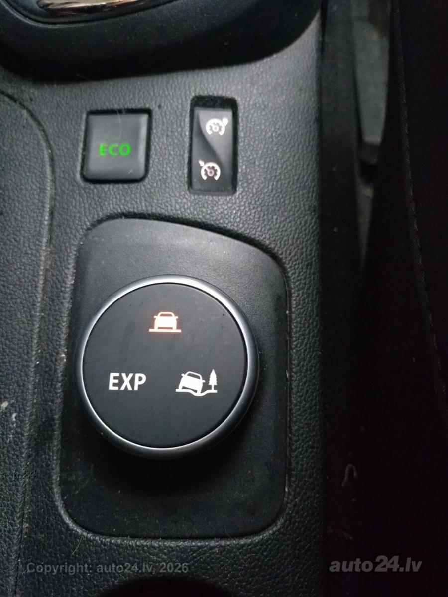 Pelēks Renault Captur 2016 Tallina, ar dzinēja tilpumu 1.50 L un nobraukumu 113 tūkst. km par 8800 €, foto 13 vietnē AUTOMOTO.COM.LV