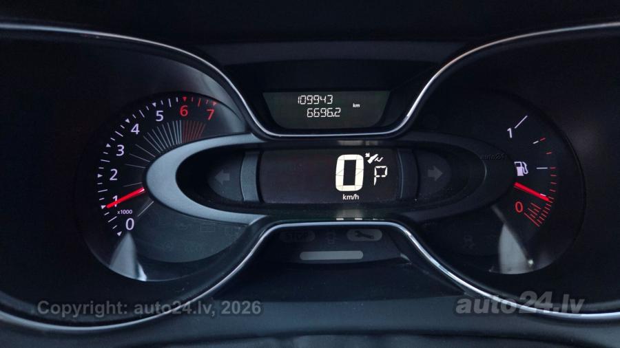 Pelēks Renault Captur 2016 Tallina, ar dzinēja tilpumu 1.20 L un nobraukumu 110 tūkst. km par 6490 €, foto 18 vietnē AUTOMOTO.COM.LV