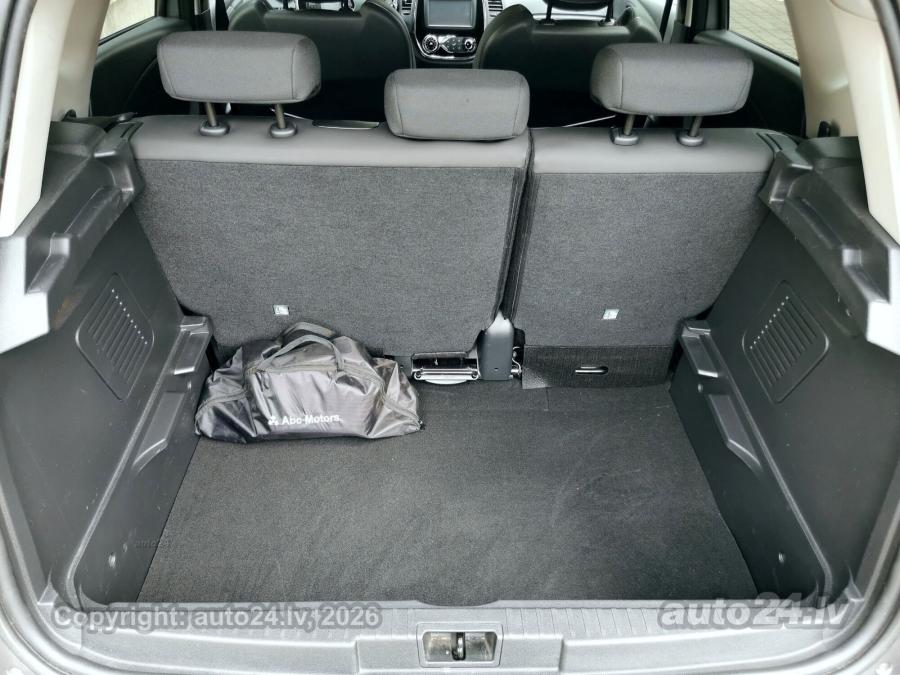 Grey Renault Captur 2016 in Tallinn, with an engine capacity of 1.20 L and mileage of 110 thousand km for 7700 €, photo 13 on AUTOMOTO.COM.LV
