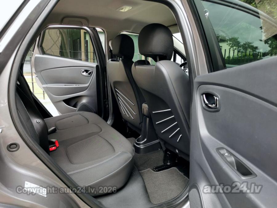 Grey Renault Captur 2016 in Tallinn, with an engine capacity of 1.20 L and mileage of 110 thousand km for 7700 €, photo 28 on AUTOMOTO.COM.LV