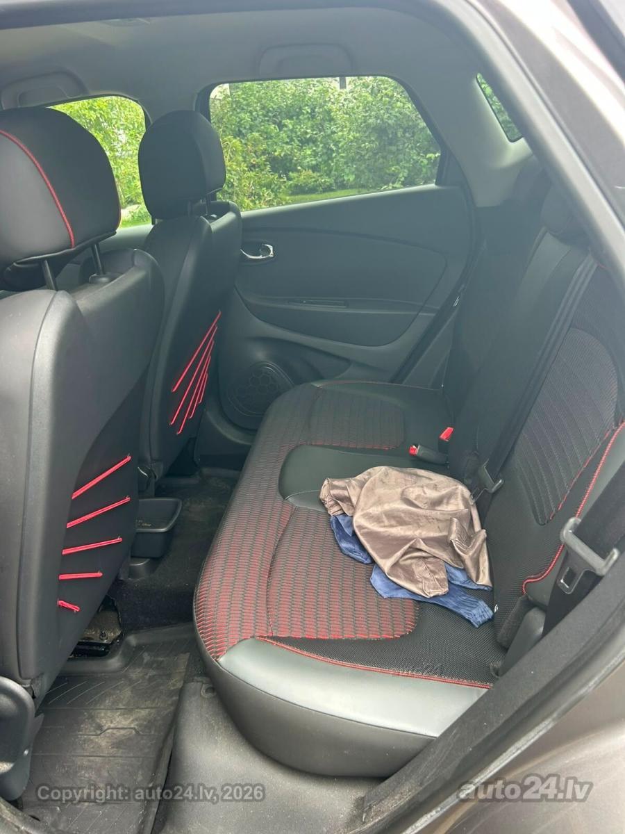 Grey Renault Captur 2016 in Tallinn, with an engine capacity of 0.90 L and mileage of 15 thousand km for 7000 €, photo 7 on AUTOMOTO.COM.LV