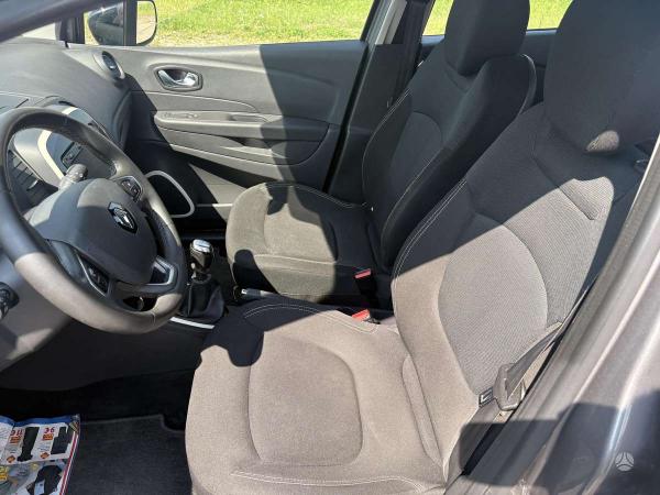 Grey Renault Captur 2017 in Taurage, with an engine capacity of 1.46 L and mileage of 167 thousand km for 5600 €, photo 8 on AUTOMOTO.COM.LV