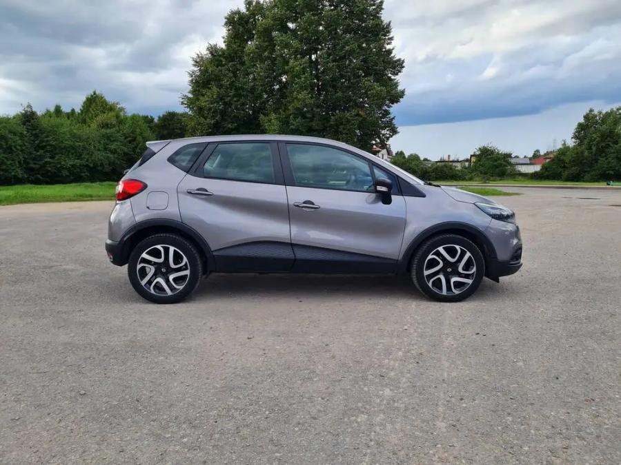 Grey Renault Captur 2017 in Ogre, with an engine capacity of 1.50 L and mileage of 184 thousand km for 7900 €, photo 5 on AUTOMOTO.COM.LV