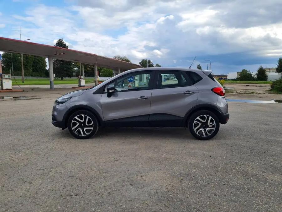 Grey Renault Captur 2017 in Ogre, with an engine capacity of 1.50 L and mileage of 184 thousand km for 7900 €, photo 9 on AUTOMOTO.COM.LV
