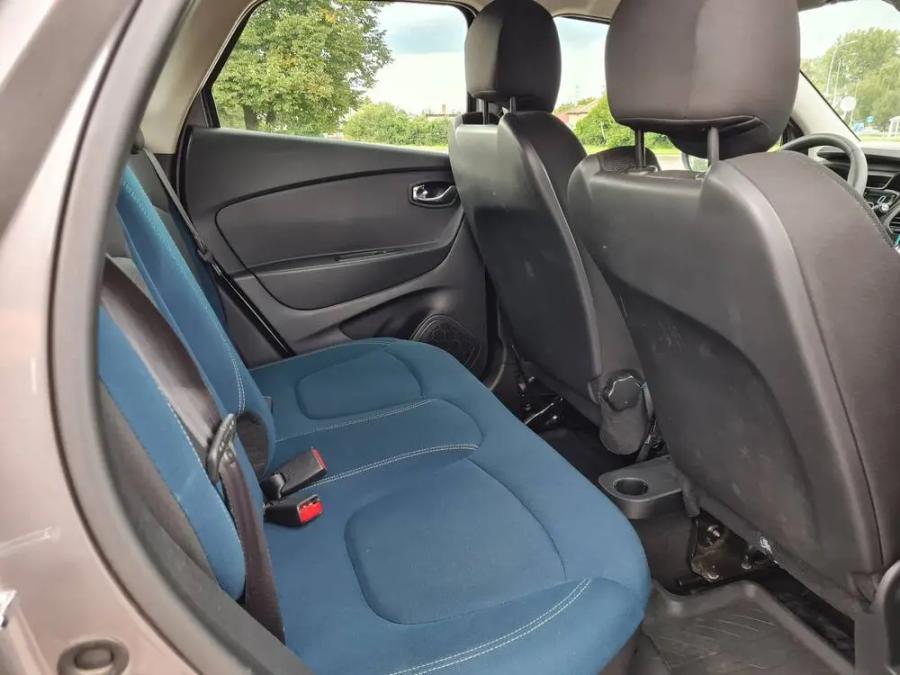 Grey Renault Captur 2017 in Ogre, with an engine capacity of 1.50 L and mileage of 184 thousand km for 7900 €, photo 21 on AUTOMOTO.COM.LV