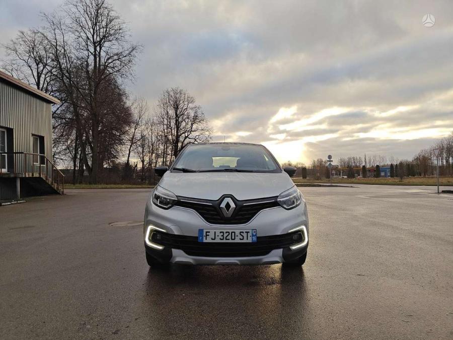Grey Renault Captur 2019 in Taurage, with an engine capacity of 1.50 L and mileage of 190 thousand km for 9700 €, photo 6 on AUTOMOTO.COM.LV