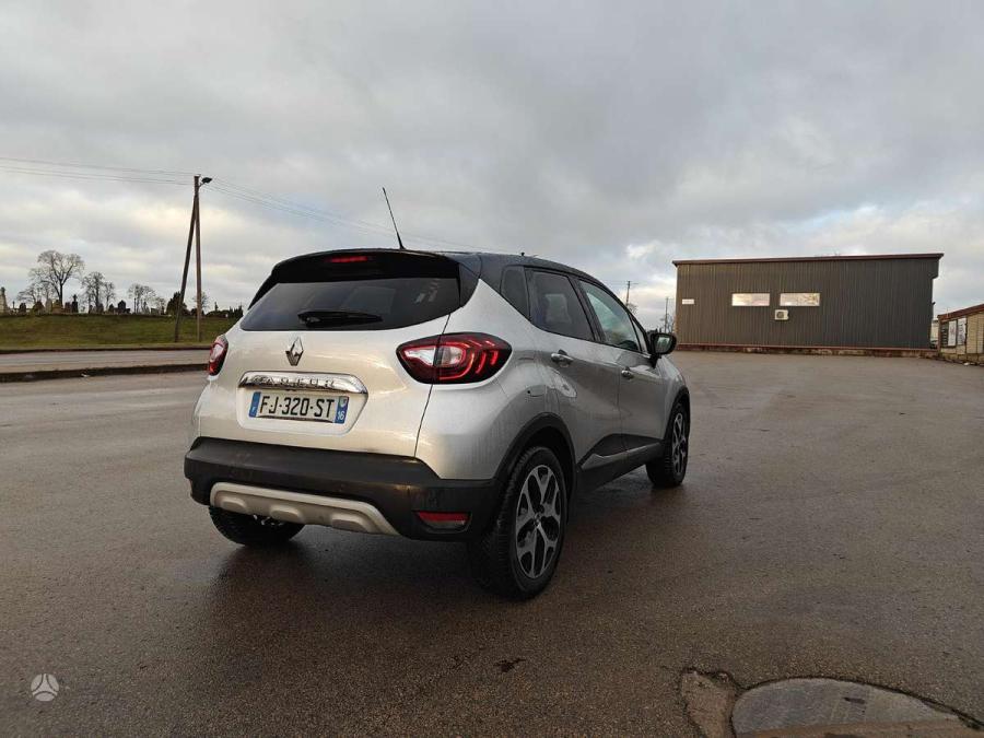 Grey Renault Captur 2019 in Taurage, with an engine capacity of 1.50 L and mileage of 190 thousand km for 9700 €, photo 8 on AUTOMOTO.COM.LV