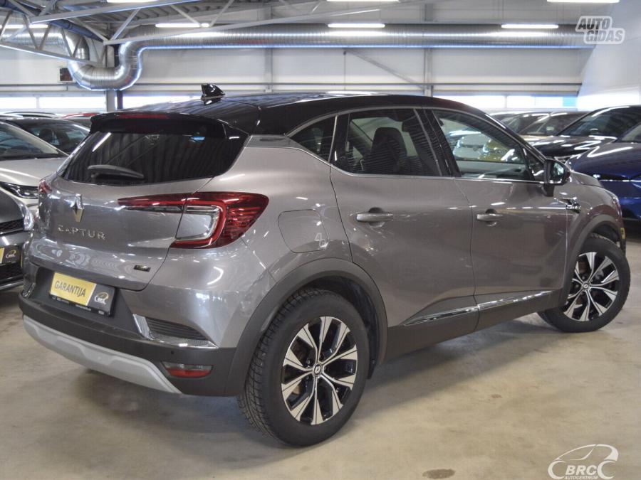 Grey Renault Captur 2023 in Riga, with an engine capacity of 1.60 L and mileage of 43 thousand km for 16900 €, photo 23 on AUTOMOTO.COM.LV