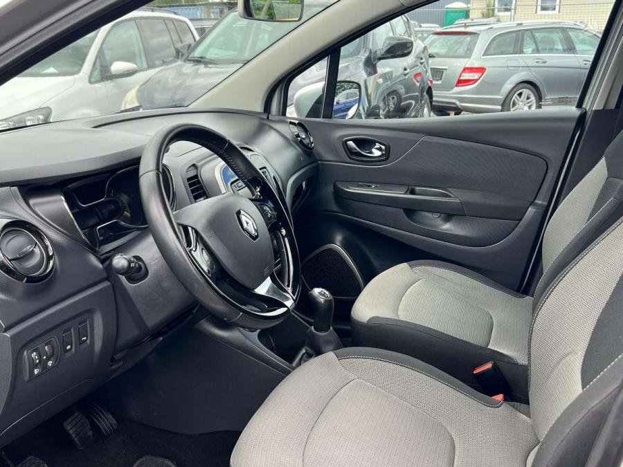 Grey Renault Captur 2015 in Utena, with an engine capacity of 1.46 L and mileage of 248 thousand km for 6150 €, photo 9 on AUTOMOTO.COM.LV