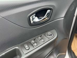 Grey Renault Captur 2015 in Utena, with an engine capacity of 1.46 L and mileage of 248 thousand km for 6150 €, photo 10 on AUTOMOTO.COM.LV