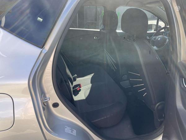 Pelēks Renault Captur 2016 Viļņa, ar dzinēja tilpumu 1.50 L un nobraukumu 200 tūkst. km par 6200 €, foto 10 vietnē AUTOMOTO.COM.LV
