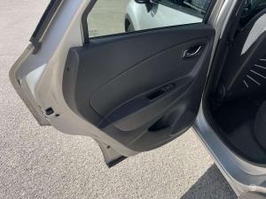Grey Renault Captur 2016 in Vilnius, with an engine capacity of 1.50 L and mileage of 200 thousand km for 6200 €, photo 14 on AUTOMOTO.COM.LV