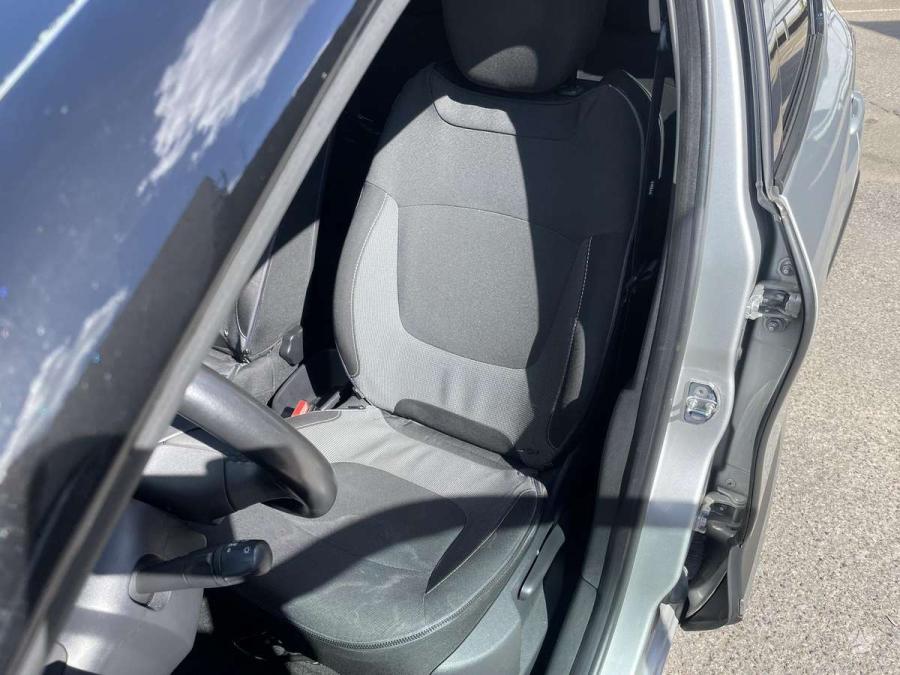 Grey Renault Captur 2016 in Vilnius, with an engine capacity of 1.50 L and mileage of 200 thousand km for 6200 €, photo 20 on AUTOMOTO.COM.LV
