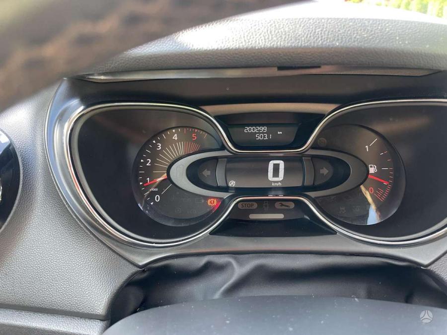 Grey Renault Captur 2016 in Vilnius, with an engine capacity of 1.50 L and mileage of 200 thousand km for 6200 €, photo 23 on AUTOMOTO.COM.LV