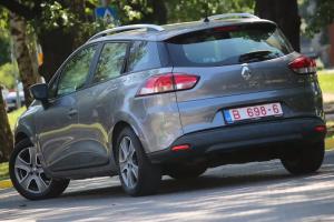 Grey Renault Captur 2014 in Riga, with an engine capacity of 1.50 L and mileage of 0 thousand km for 2990 €, photo 5 on AUTOMOTO.COM.LV