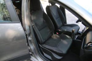 Grey Renault Captur 2014 in Riga, with an engine capacity of 1.50 L and mileage of 0 thousand km for 2990 €, photo 9 on AUTOMOTO.COM.LV