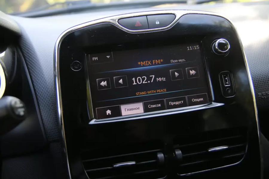 Grey Renault Captur 2014 in Riga, with an engine capacity of 1.50 L and mileage of 0 thousand km for 2990 €, photo 15 on AUTOMOTO.COM.LV