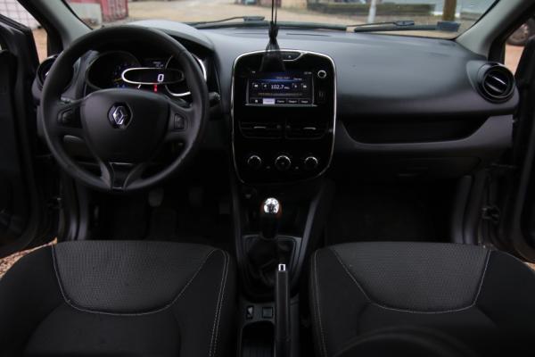 Pelēks Renault Captur 2014 Rīga, ar dzinēja tilpumu 1.50 L un nobraukumu 0 tūkst. km par 3690 €, foto 6 vietnē AUTOMOTO.COM.LV