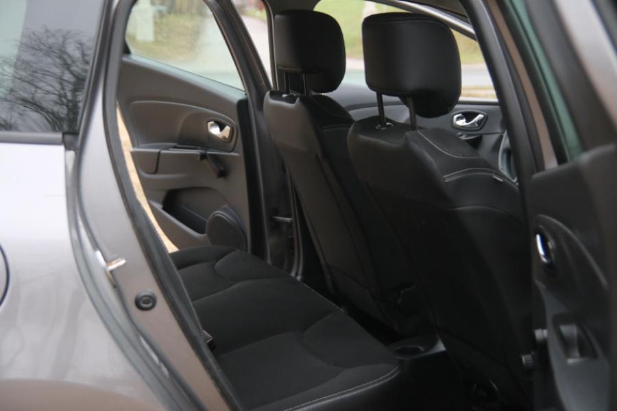 Grey Renault Captur 2014 in Riga, with an engine capacity of 1.50 L and mileage of 0 thousand km for 3690 €, photo 10 on AUTOMOTO.COM.LV
