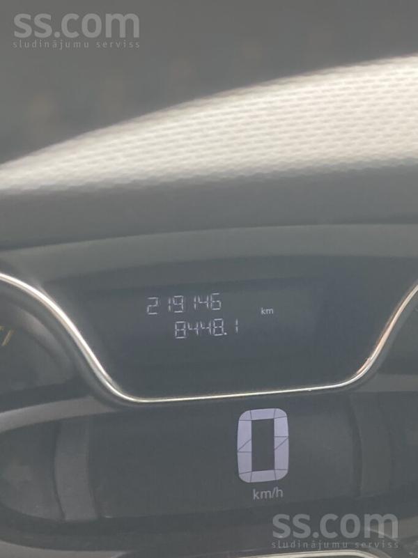 Renault Captur 2013 Ogre, ar dzinēja tilpumu 1.50 L un nobraukumu 219 tūkst. km par 4500 €, foto 10 vietnē AUTOMOTO.COM.LV