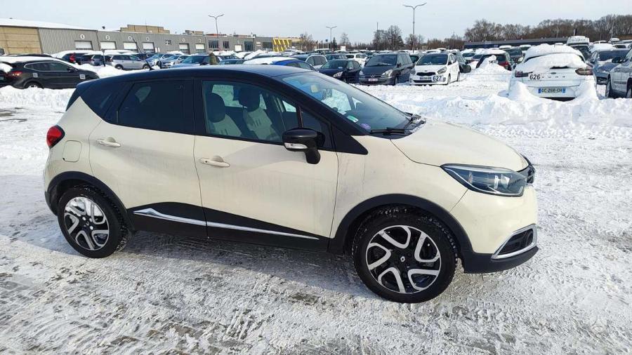 Renault Captur 2015 in Taurage, with an engine capacity of 1.00 L and mileage of 180 thousand km for 4100 €, photo 6 on AUTOMOTO.COM.LV