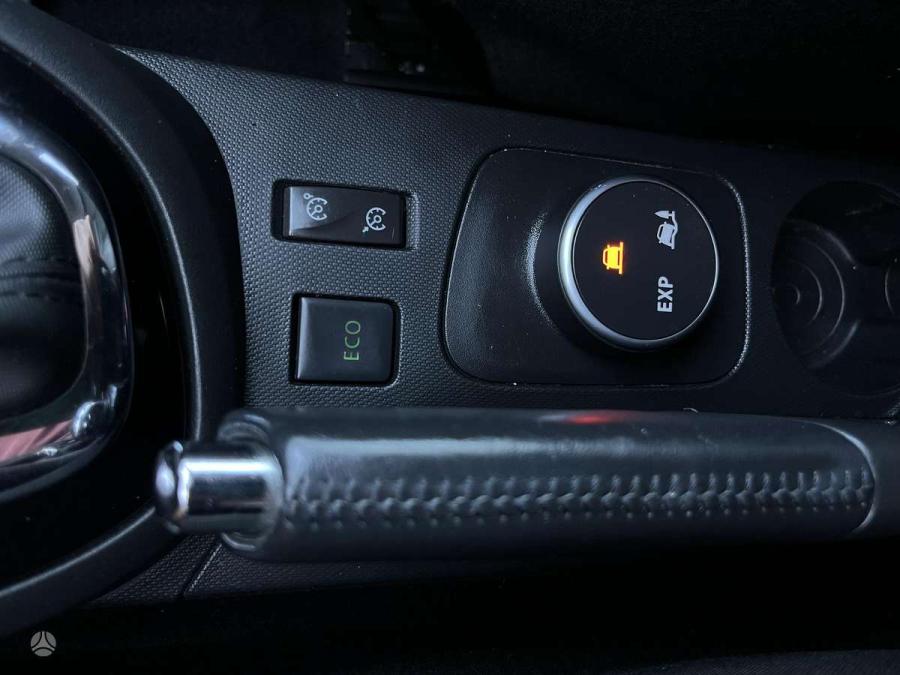 Renault Captur 2015 in Siauliai, with an engine capacity of 1.50 L and mileage of 199 thousand km for 7499 €, photo 12 on AUTOMOTO.COM.LV