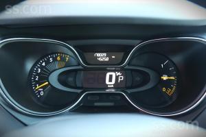 Orange Renault Captur 2013 in Riga, with an engine capacity of 1.20 L and mileage of 178 thousand km for 6495 €, photo 8 on AUTOMOTO.COM.LV