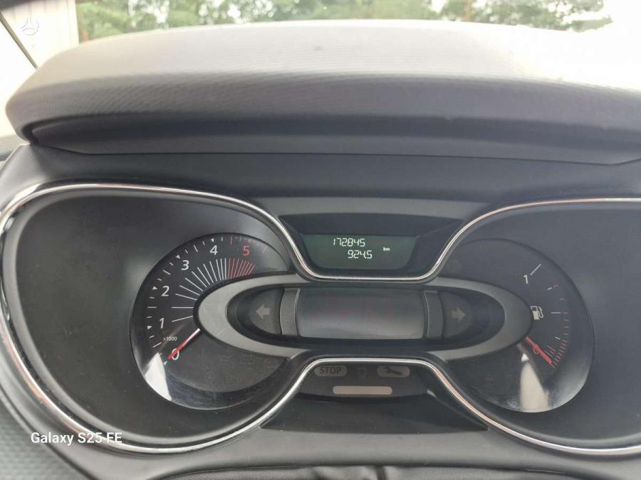 Oranžs Renault Captur 2016 Tauragė, ar dzinēja tilpumu 1.46 L un nobraukumu 172 tūkst. km par 5000 €, foto 23 vietnē AUTOMOTO.COM.LV