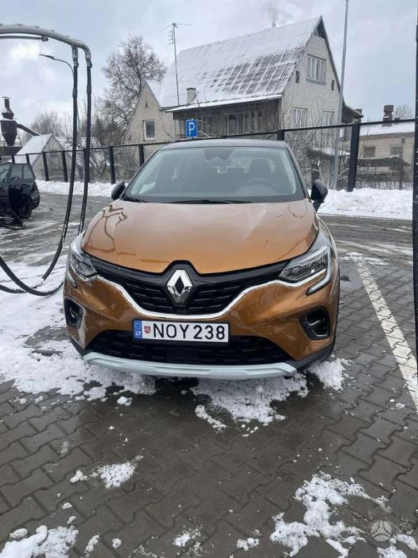 Orange Renault Captur 2022 in Alytus, with an engine capacity of 1.00 L and mileage of 17 thousand km for 13600 €, photo 5 on AUTOMOTO.COM.LV