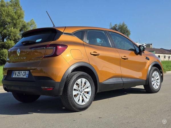 Orange Renault Captur 2020 in Taurage, with an engine capacity of 1.00 L and mileage of 132 thousand km for 9500 €, photo 6 on AUTOMOTO.COM.LV